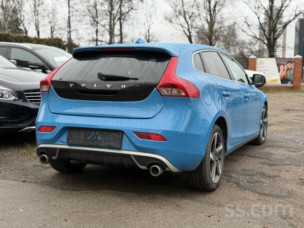 Blue Volvo V40 2013 in Riga, with an engine capacity of 2.00 L and mileage of 0 thousand km for 7800 €, photo 3 on AUTOMOTO.COM.LV