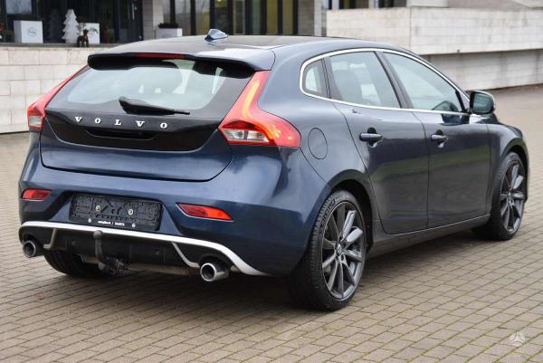 Blue Volvo V40 2013 in Vilnius, with an engine capacity of 1.56 L and mileage of 248 thousand km for 6400 €, photo 2 on AUTOMOTO.COM.LV