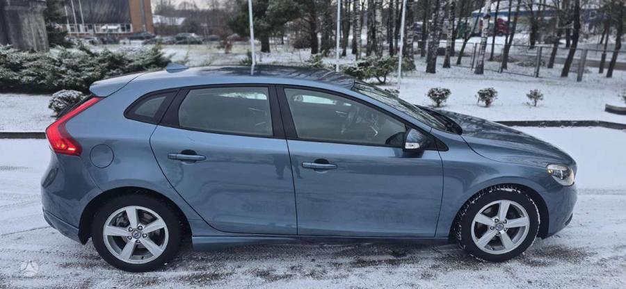 Zils Volvo V40 2013 Kazlų Rūda, ar dzinēja tilpumu 1.56 L un nobraukumu 284 tūkst. km par 5200 €, foto 16 vietnē AUTOMOTO.COM.LV