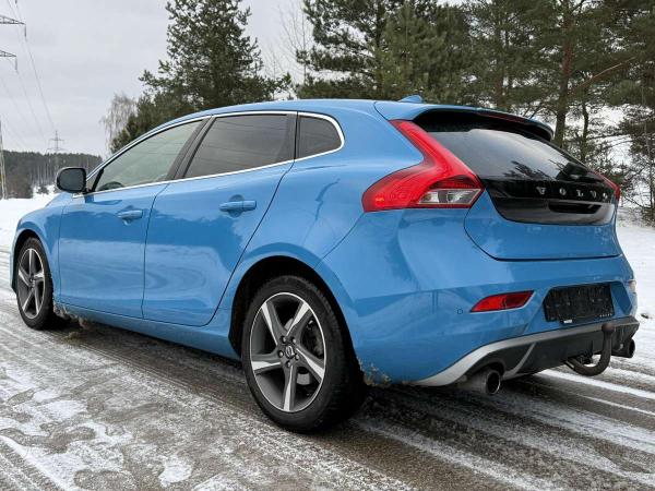 Blue Volvo V40 2013 in Kaunas, with an engine capacity of 1.56 L and mileage of 247 thousand km for 6200 €, photo 2 on AUTOMOTO.COM.LV