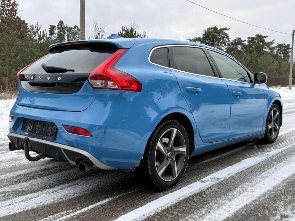 Blue Volvo V40 2013 in Kaunas, with an engine capacity of 1.56 L and mileage of 247 thousand km for 6200 €, photo 3 on AUTOMOTO.COM.LV