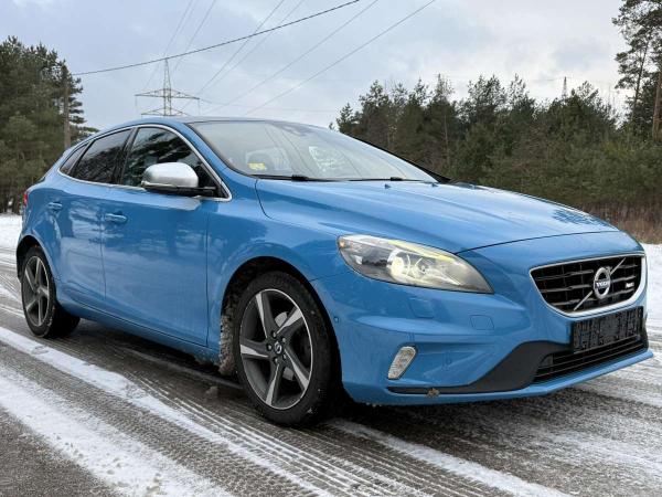 Blue Volvo V40 2013 in Kaunas, with an engine capacity of 1.56 L and mileage of 247 thousand km for 6200 €, photo 4 on AUTOMOTO.COM.LV