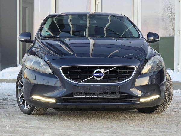 Blue Volvo V40 2013 in Vilnius, with an engine capacity of 1.98 L and mileage of 251 thousand km for 8900 €, photo 2 on AUTOMOTO.COM.LV