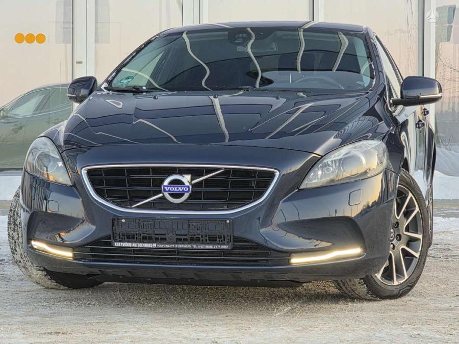 Blue Volvo V40 2013 in Vilnius, with an engine capacity of 1.98 L and mileage of 251 thousand km for 8900 €, photo 4 on AUTOMOTO.COM.LV