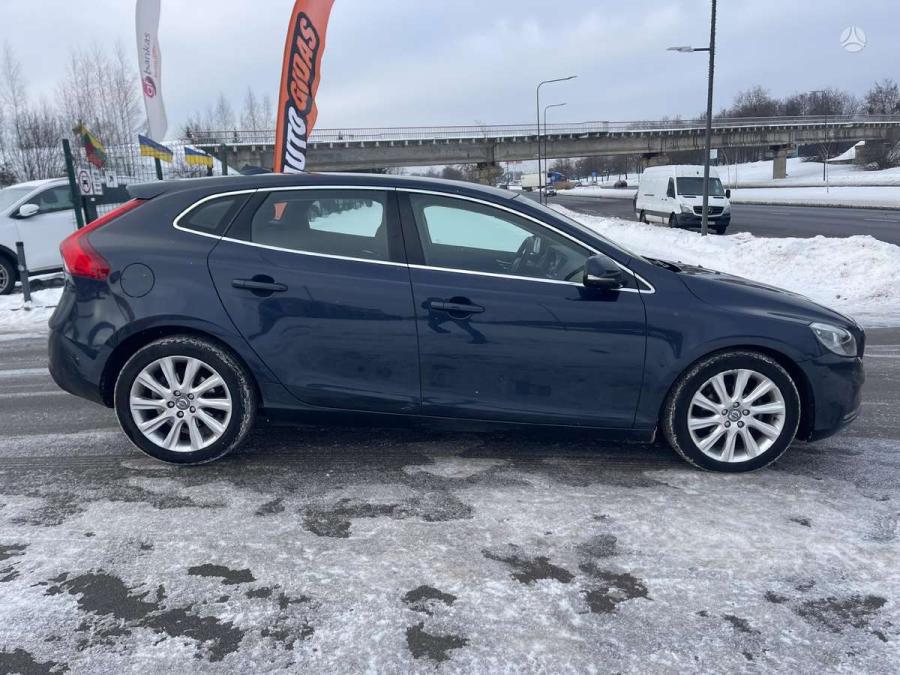 Zils Volvo V40 2013 Kauņa, ar dzinēja tilpumu 1.56 L un nobraukumu 246 tūkst. km par 4750 €, foto 8 vietnē AUTOMOTO.COM.LV