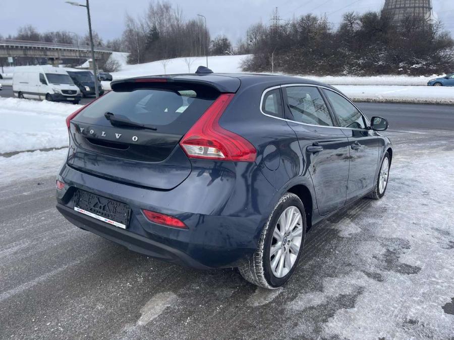 Zils Volvo V40 2013 Kauņa, ar dzinēja tilpumu 1.56 L un nobraukumu 246 tūkst. km par 4750 €, foto 10 vietnē AUTOMOTO.COM.LV