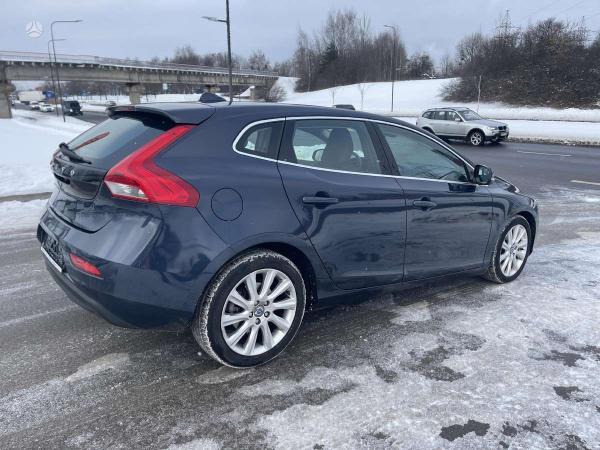 Blue Volvo V40 2013 in Kaunas, with an engine capacity of 1.56 L and mileage of 246 thousand km for 4750 €, photo 9 on AUTOMOTO.COM.LV