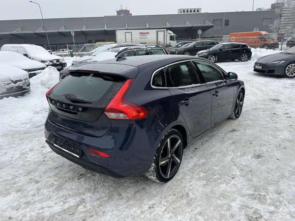 Zils Volvo V40 2013 Kauņa, ar dzinēja tilpumu 1.56 L un nobraukumu 216 tūkst. km par 5450 €, foto 3 vietnē AUTOMOTO.COM.LV