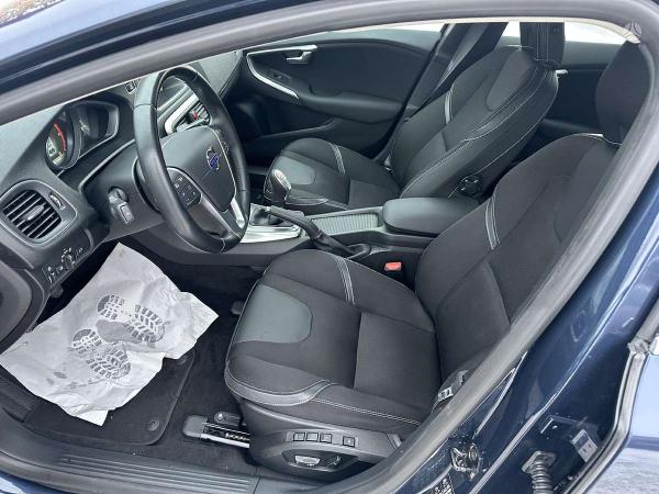 Zils Volvo V40 2013 Kauņa, ar dzinēja tilpumu 1.56 L un nobraukumu 216 tūkst. km par 5450 €, foto 9 vietnē AUTOMOTO.COM.LV