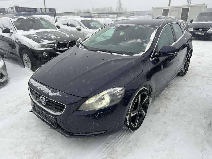Blue Volvo V40 2013 in Kaunas, with an engine capacity of 1.56 L and mileage of 216 thousand km for 5450 €, photo 17 on AUTOMOTO.COM.LV