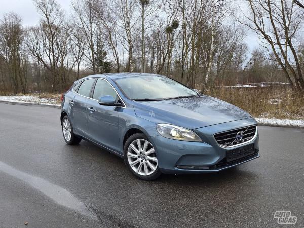 Blue Volvo V40 2013 in Kaunas, with an engine capacity of 1.60 L and mileage of 283 thousand km for 5250 €, photo 2 on AUTOMOTO.COM.LV