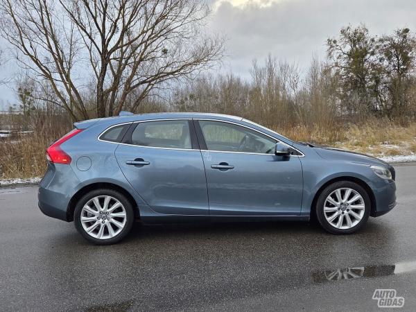 Blue Volvo V40 2013 in Kaunas, with an engine capacity of 1.60 L and mileage of 283 thousand km for 5250 €, photo 3 on AUTOMOTO.COM.LV