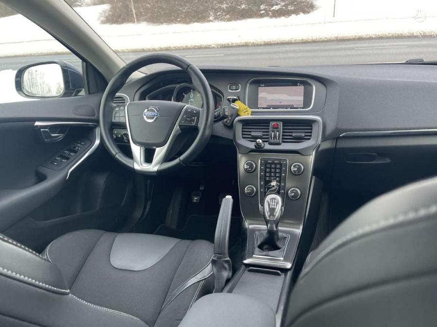 Blue Volvo V40 2013 in Kaunas, with an engine capacity of 1.56 L and mileage of 246 thousand km for 4750 €, photo 25 on AUTOMOTO.COM.LV