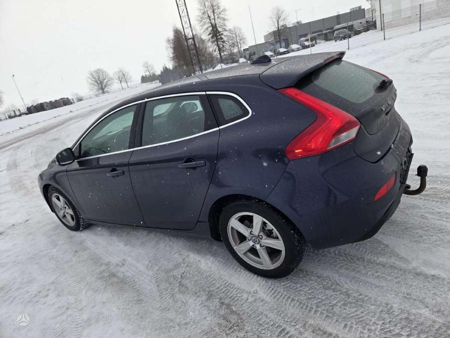 Синий Вольво В40 2013 в Мариямполе, объемом двигателя 1.56 л и пробегом 299 тыс. км за 4799 €, фото 4 на AUTOMOTO.COM.LV