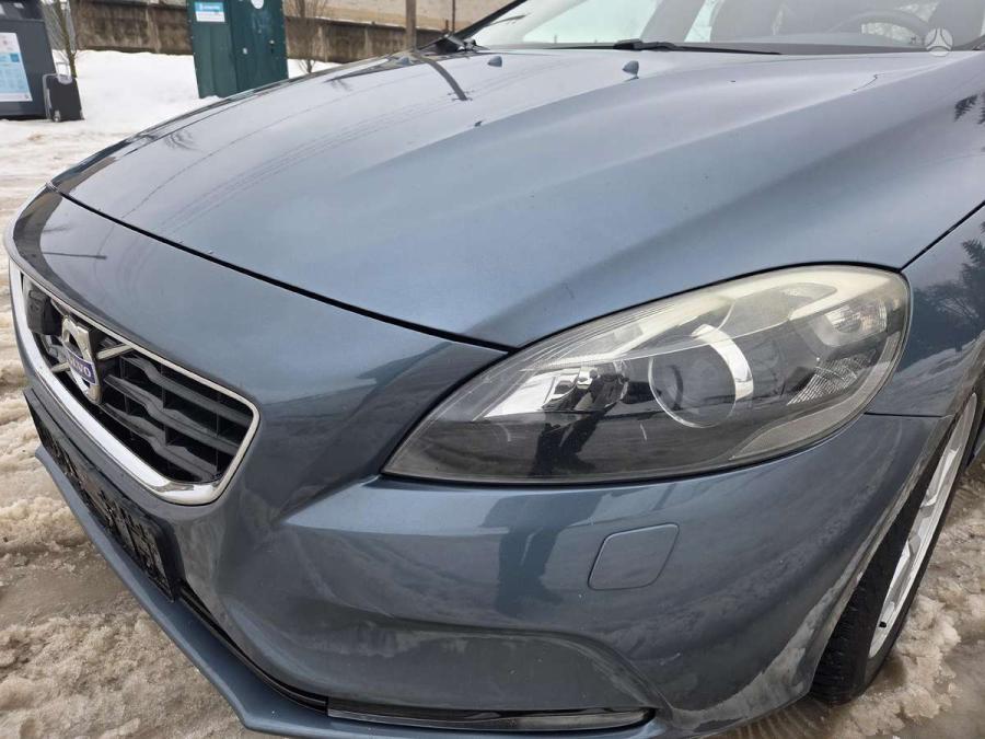 Blue Volvo V40 2013 in Kaunas, with an engine capacity of 1.98 L and mileage of 244 thousand km for 6200 €, photo 3 on AUTOMOTO.COM.LV