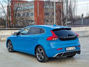 Zils Volvo V40 2013 Rīga, ar dzinēja tilpumu 1.60 L un nobraukumu 329 tūkst. km par 4950 €, foto 8 vietnē AUTOMOTO.COM.LV