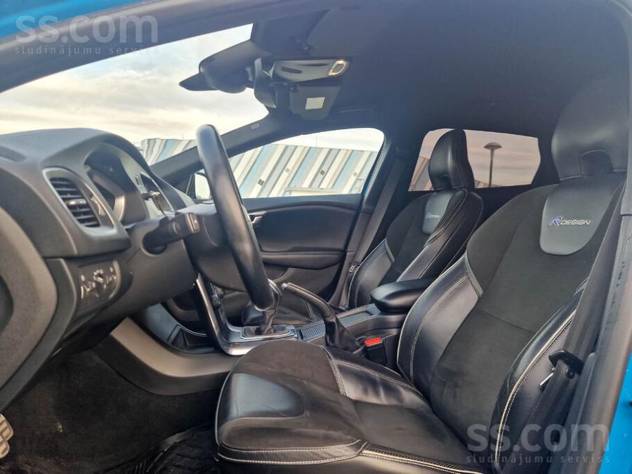 Zils Volvo V40 2013 Rīga, ar dzinēja tilpumu 1.60 L un nobraukumu 329 tūkst. km par 4950 €, foto 12 vietnē AUTOMOTO.COM.LV