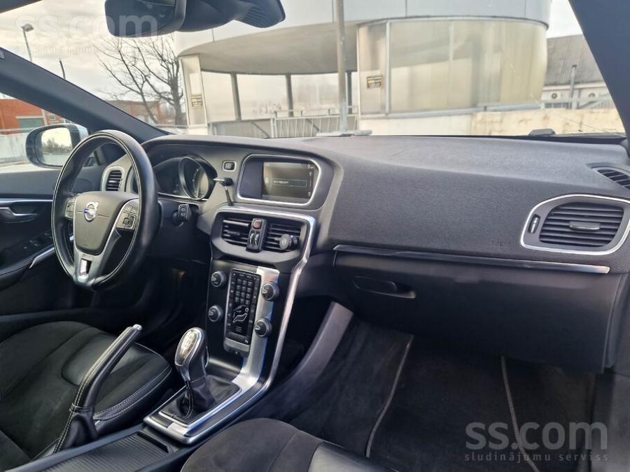 Zils Volvo V40 2013 Rīga, ar dzinēja tilpumu 1.60 L un nobraukumu 329 tūkst. km par 4950 €, foto 13 vietnē AUTOMOTO.COM.LV