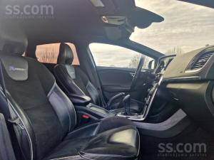 Zils Volvo V40 2013 Rīga, ar dzinēja tilpumu 1.60 L un nobraukumu 329 tūkst. km par 4950 €, foto 14 vietnē AUTOMOTO.COM.LV