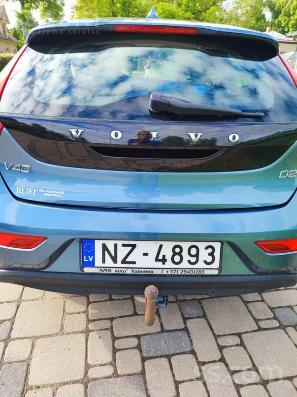 Blue Volvo V40 2013 in Valka, with an engine capacity of 1.60 L and mileage of 173 thousand km for 6000 €, photo 6 on AUTOMOTO.COM.LV