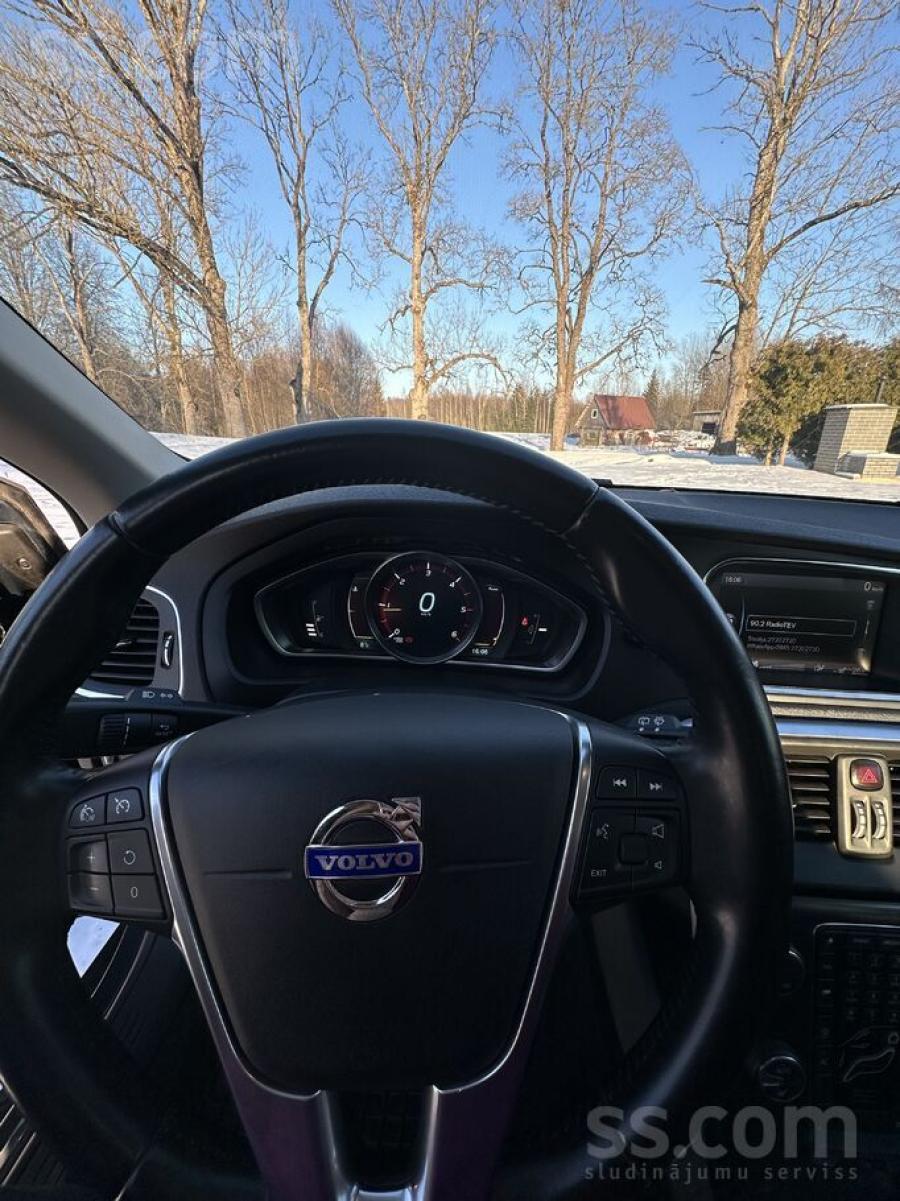 Zils Volvo V40 2013 Rīga, ar dzinēja tilpumu 1.60 L un nobraukumu 361 tūkst. km par 5650 €, foto 12 vietnē AUTOMOTO.COM.LV
