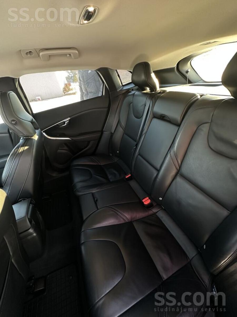 Zils Volvo V40 2013 Rīga, ar dzinēja tilpumu 1.60 L un nobraukumu 361 tūkst. km par 5650 €, foto 15 vietnē AUTOMOTO.COM.LV