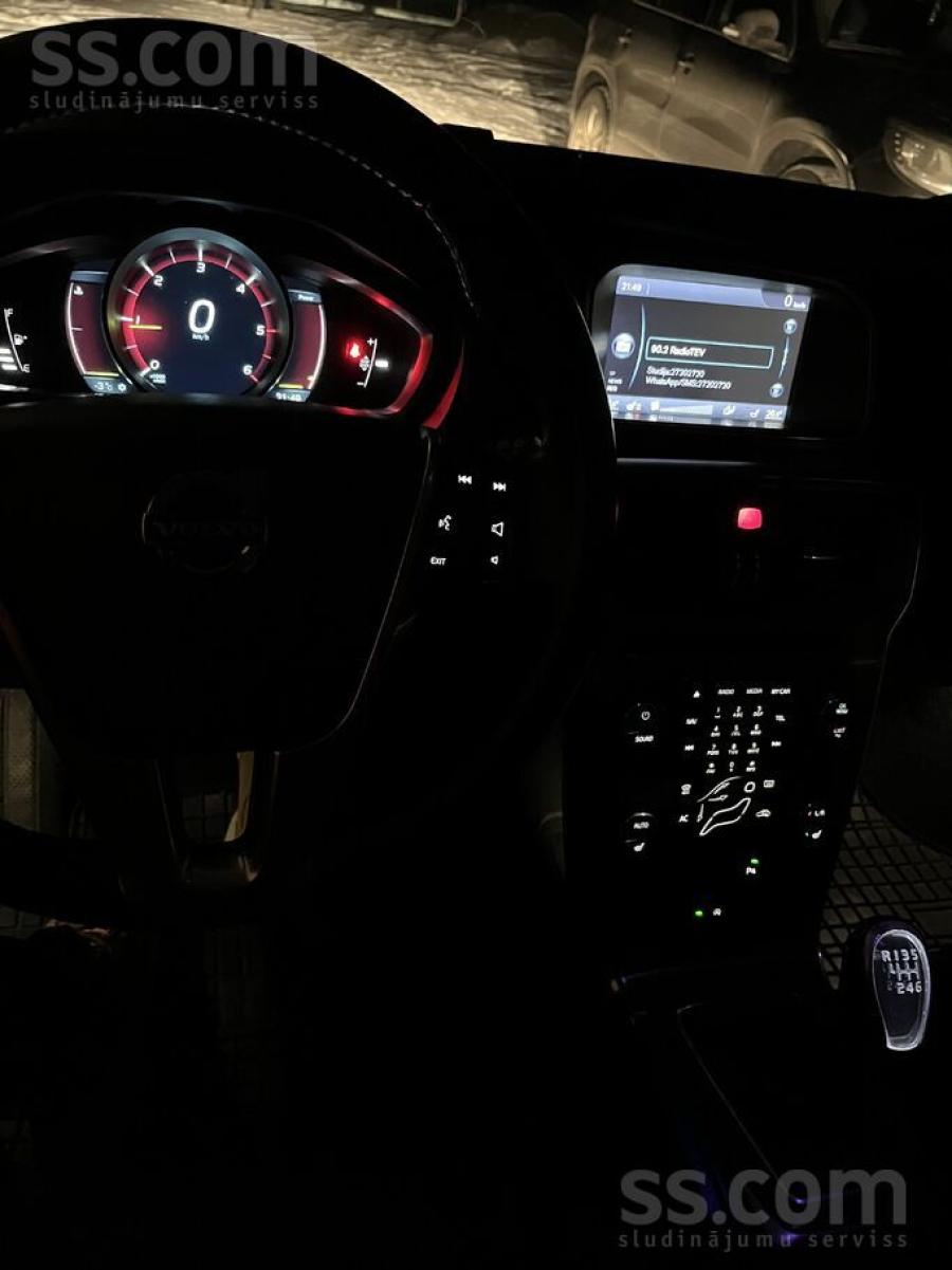 Zils Volvo V40 2013 Rīga, ar dzinēja tilpumu 1.60 L un nobraukumu 361 tūkst. km par 5650 €, foto 21 vietnē AUTOMOTO.COM.LV