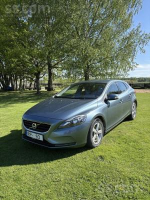 Blue Volvo V40 2013 in Kuldiga, with an engine capacity of 1.60 L and mileage of 287 thousand km for 7550 €, photo  on AUTOMOTO.COM.LV
