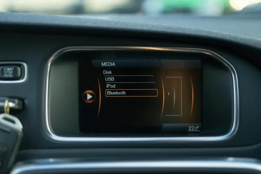 Zils Volvo V40 2013 Liepāja, ar dzinēja tilpumu 1.60 L un nobraukumu 269 tūkst. km par 8050 €, foto 20 vietnē AUTOMOTO.COM.LV