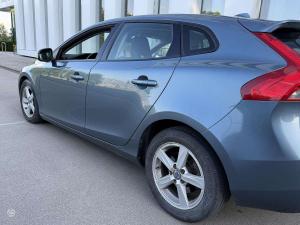Blue Volvo V40 2013 in Vilnius, with an engine capacity of 1.60 L and mileage of 116 thousand km for 6000 €, photo 11 on AUTOMOTO.COM.LV