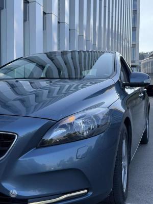 Blue Volvo V40 2013 in Vilnius, with an engine capacity of 1.60 L and mileage of 116 thousand km for 6000 €, photo 12 on AUTOMOTO.COM.LV