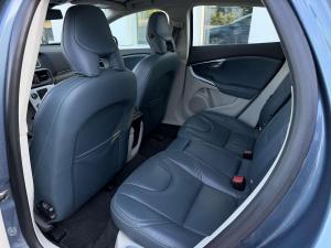 Blue Volvo V40 2013 in Vilnius, with an engine capacity of 1.60 L and mileage of 116 thousand km for 6000 €, photo 14 on AUTOMOTO.COM.LV