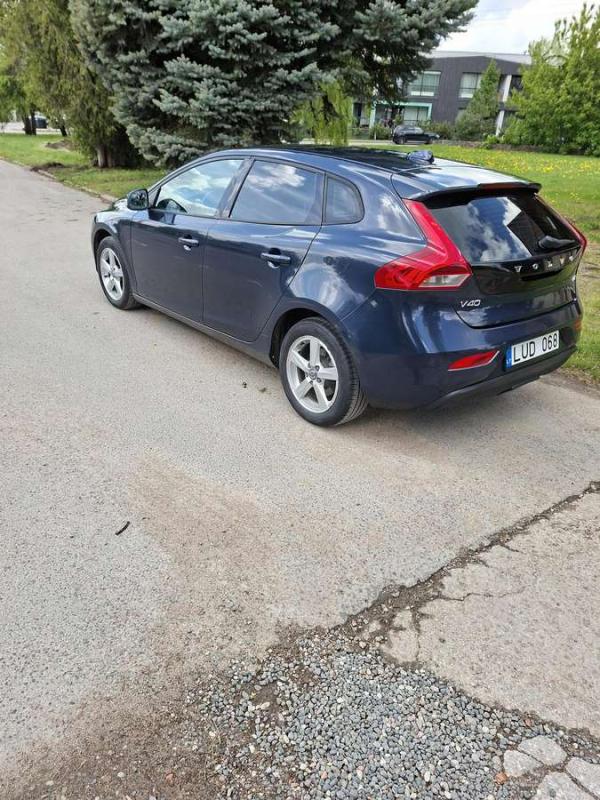 Blue Volvo V40 2013 in Kaunas, with an engine capacity of 1.56 L and mileage of 325 thousand km for 4300 €, photo 4 on AUTOMOTO.COM.LV