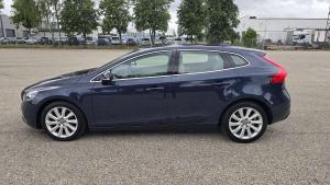 Blue Volvo V40 2013 in Marijampole, with an engine capacity of 1.56 L and mileage of 262 thousand km for 4850 €, photo 8 on AUTOMOTO.COM.LV