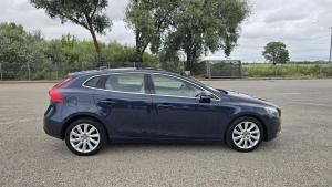 Blue Volvo V40 2013 in Marijampole, with an engine capacity of 1.56 L and mileage of 262 thousand km for 4850 €, photo 9 on AUTOMOTO.COM.LV