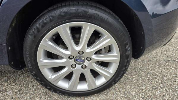 Zils Volvo V40 2013 Marijampole, ar dzinēja tilpumu 1.56 L un nobraukumu 262 tūkst. km par 4850 €, foto 9 vietnē AUTOMOTO.COM.LV