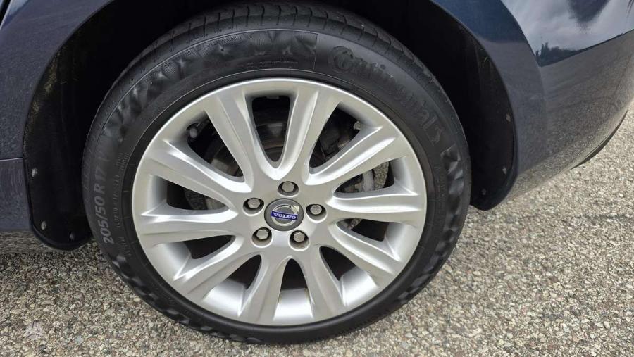 Blue Volvo V40 2013 in Marijampole, with an engine capacity of 1.56 L and mileage of 262 thousand km for 4850 €, photo 10 on AUTOMOTO.COM.LV