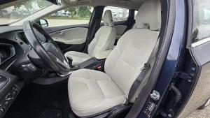 Blue Volvo V40 2013 in Marijampole, with an engine capacity of 1.56 L and mileage of 262 thousand km for 4850 €, photo 13 on AUTOMOTO.COM.LV