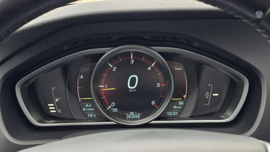 Blue Volvo V40 2013 in Marijampole, with an engine capacity of 1.56 L and mileage of 262 thousand km for 4850 €, photo 16 on AUTOMOTO.COM.LV