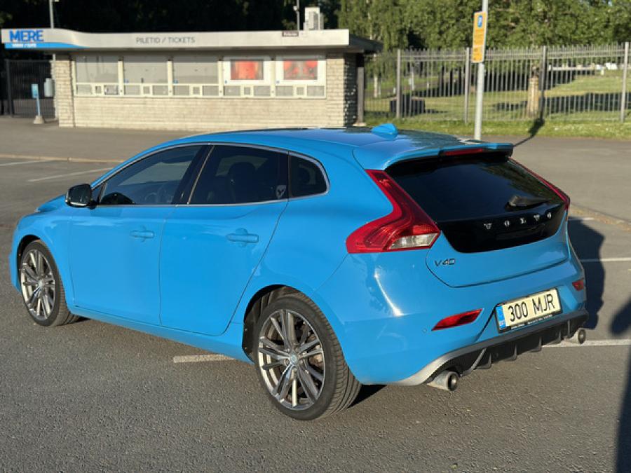 Zils Volvo V40 2013 Tallina, ar dzinēja tilpumu 1.60 L un nobraukumu 289 tūkst. km par 7600 €, foto 3 vietnē AUTOMOTO.COM.LV