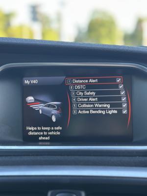 Zils Volvo V40 2013 Tallina, ar dzinēja tilpumu 1.60 L un nobraukumu 289 tūkst. km par 7600 €, foto 11 vietnē AUTOMOTO.COM.LV