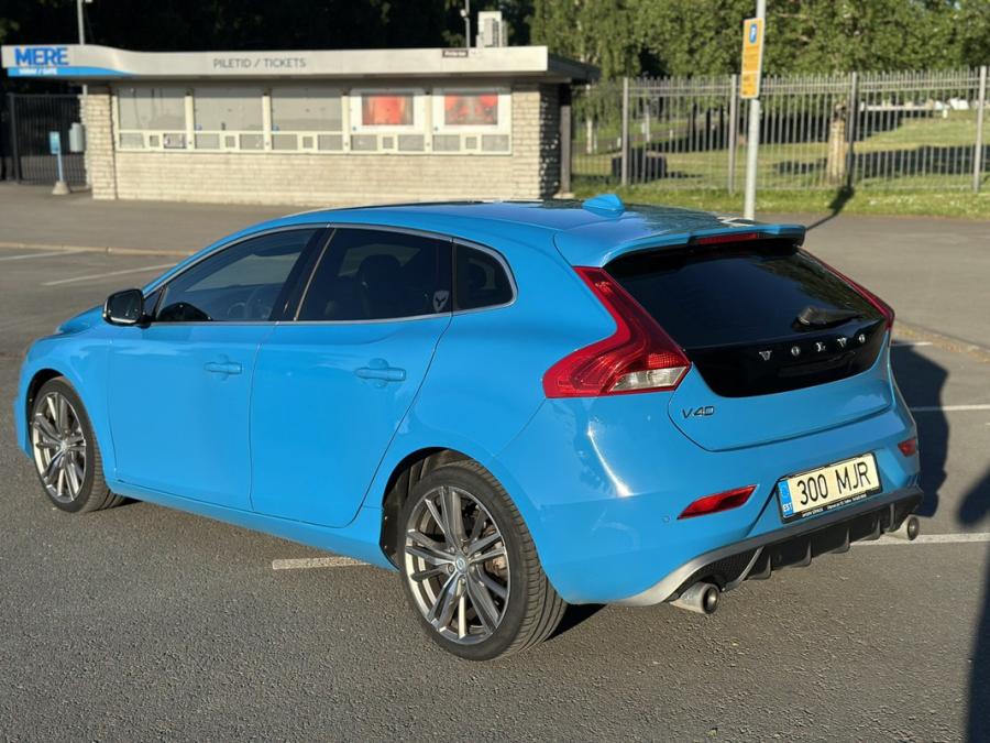 Zils Volvo V40 2013 Tallina, ar dzinēja tilpumu 1.60 L un nobraukumu 289 tūkst. km par 7600 €, foto 13 vietnē AUTOMOTO.COM.LV