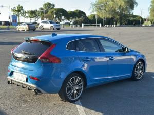 Zils Volvo V40 2013 Tallina, ar dzinēja tilpumu 1.60 L un nobraukumu 289 tūkst. km par 7600 €, foto 15 vietnē AUTOMOTO.COM.LV