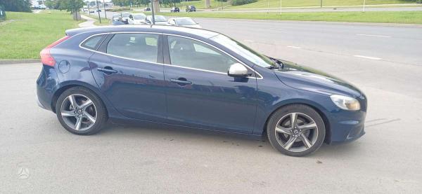 Zils Volvo V40 2013 Kauņa, ar dzinēja tilpumu 1.56 L un nobraukumu 249 tūkst. km par 5250 €, foto 3 vietnē AUTOMOTO.COM.LV