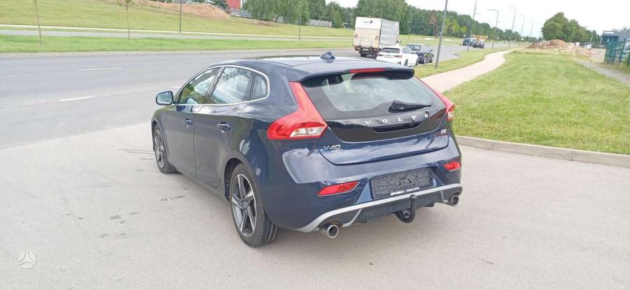 Zils Volvo V40 2013 Kauņa, ar dzinēja tilpumu 1.56 L un nobraukumu 249 tūkst. km par 5250 €, foto 6 vietnē AUTOMOTO.COM.LV