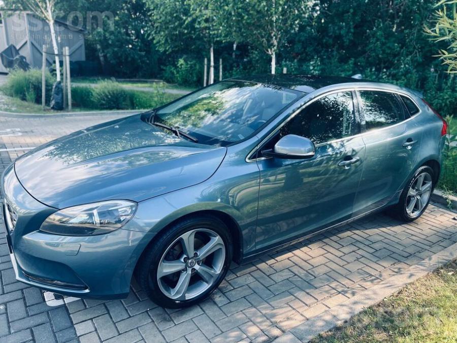 Zils Volvo V40 2013 Rīga, ar dzinēja tilpumu 1.60 L un nobraukumu 152 tūkst. km par 7900 €, foto 1 vietnē AUTOMOTO.COM.LV