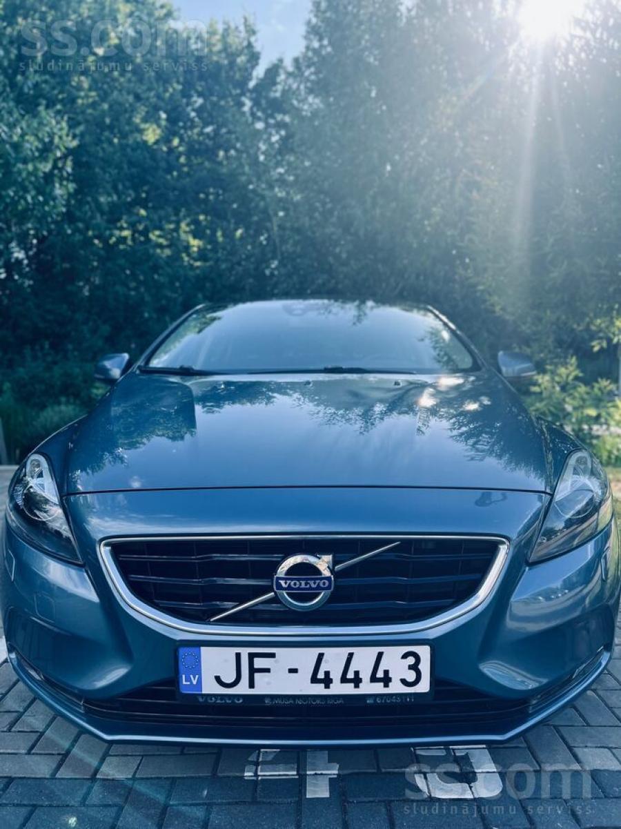 Zils Volvo V40 2013 Rīga, ar dzinēja tilpumu 1.60 L un nobraukumu 152 tūkst. km par 7900 €, foto 3 vietnē AUTOMOTO.COM.LV