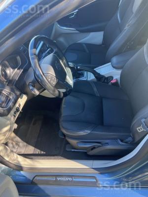Zils Volvo V40 2013 Rīga, ar dzinēja tilpumu 1.60 L un nobraukumu 152 tūkst. km par 7900 €, foto 10 vietnē AUTOMOTO.COM.LV