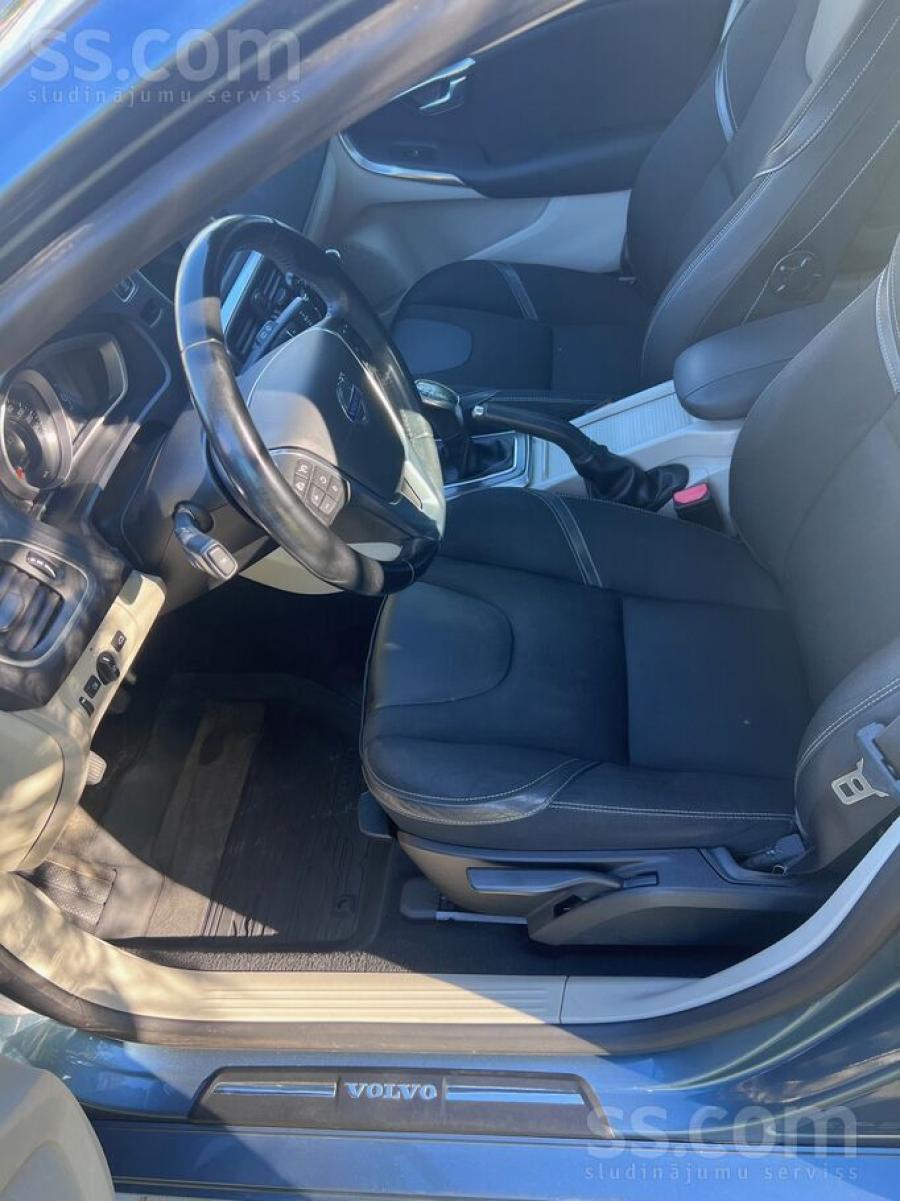 Zils Volvo V40 2013 Rīga, ar dzinēja tilpumu 1.60 L un nobraukumu 152 tūkst. km par 7900 €, foto 10 vietnē AUTOMOTO.COM.LV