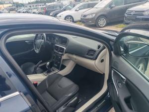 Blue Volvo V40 2013 in Kaunas, with an engine capacity of 1.60 L and mileage of 292 thousand km for 5399 €, photo 9 on AUTOMOTO.COM.LV